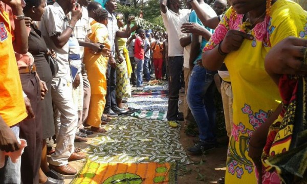 Bob Rugurika parmi les siens – IWACU