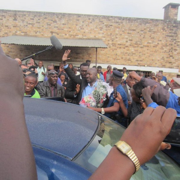 Bob Rugurika parmi les siens – IWACU