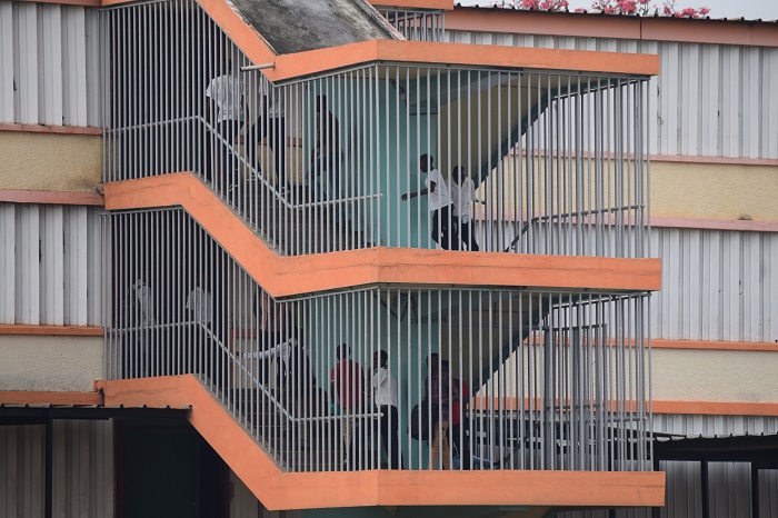 Ecole d’excellence : des enseignants au dortoir à l’ex-lycée de Ngagara ...